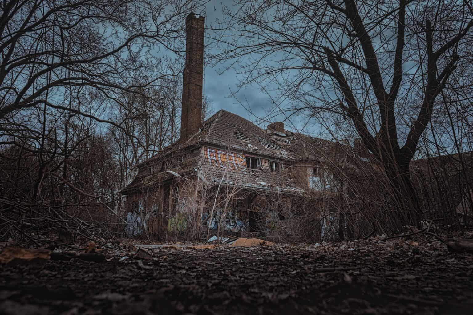 How to Write a Truly Terrifying Horror Story in 9 Steps