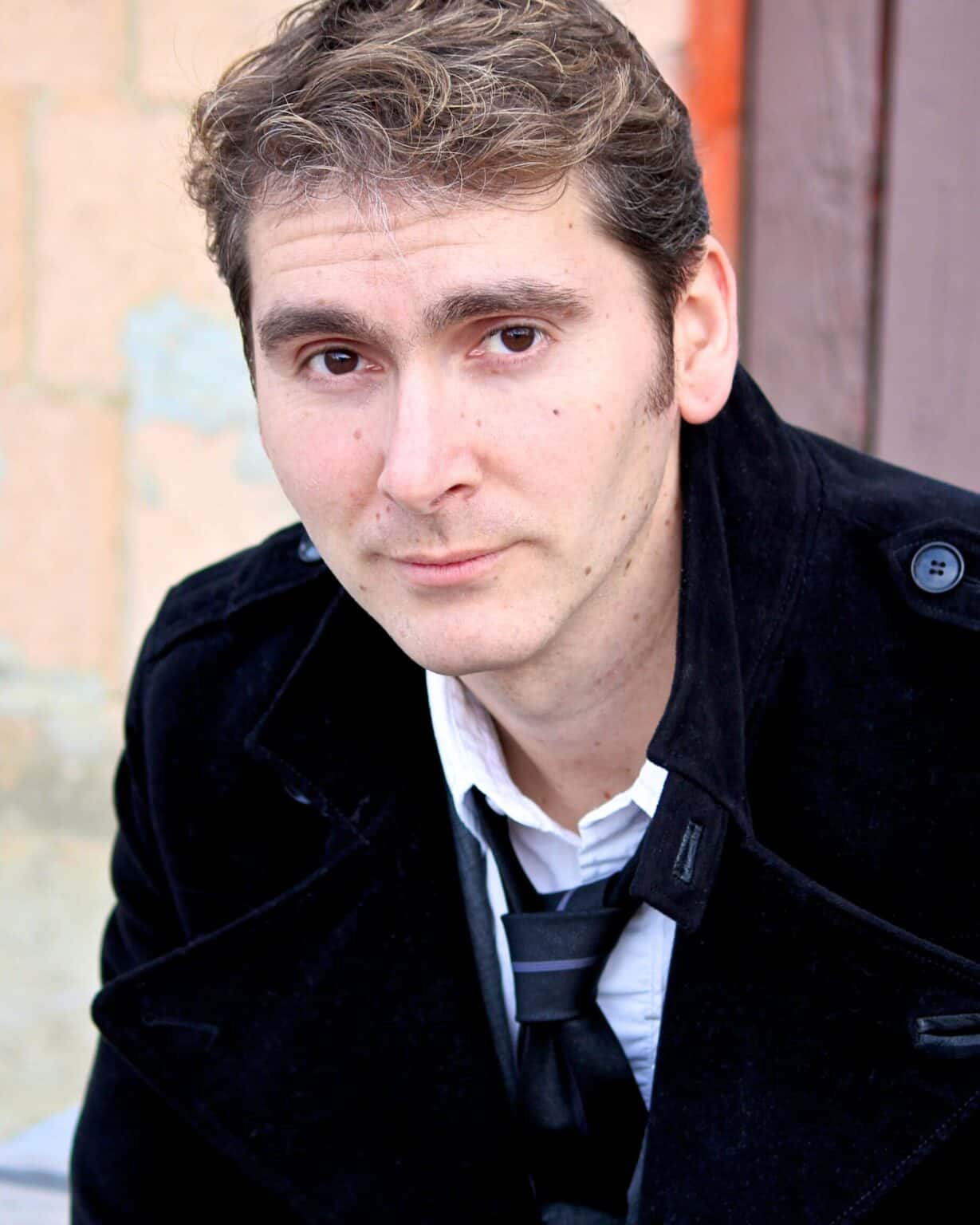 How to Write a Story with Three Act Structure [with Examples!]