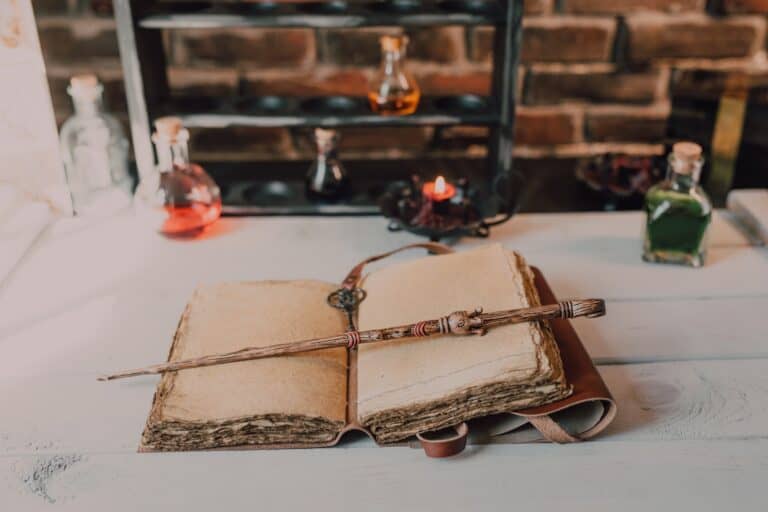 examples-of-themes-in-books-and-literature-definition-types