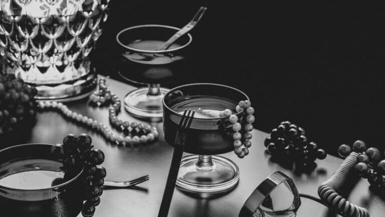 examples-of-themes-in-books-and-literature-definition-types