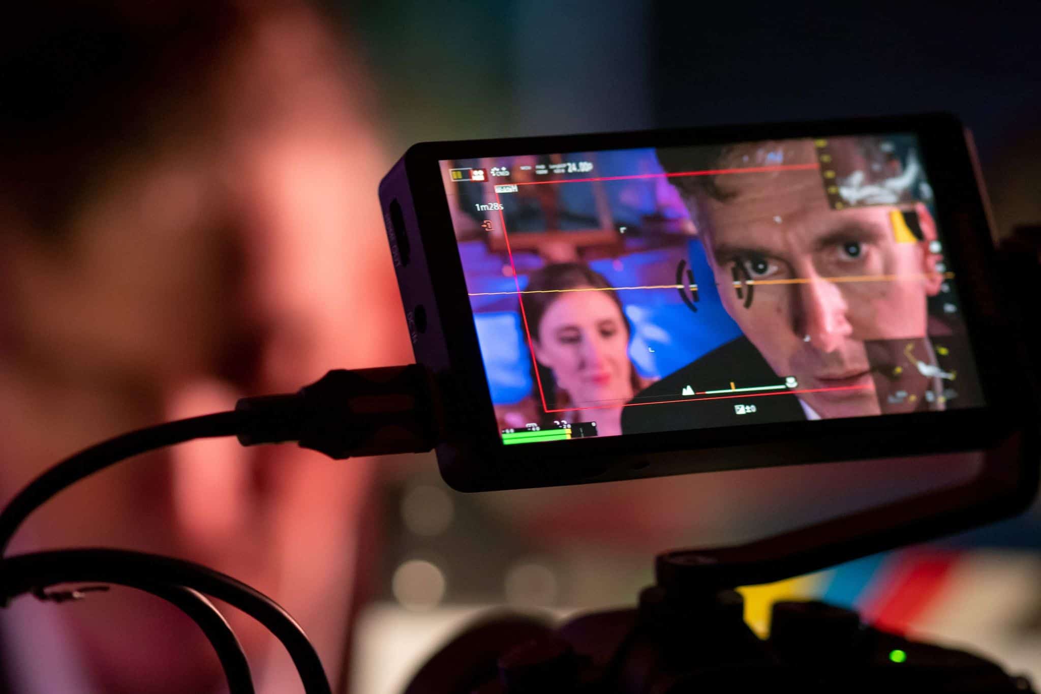 How to Make a Good Jump Scare [& 15+ Scary Examples]